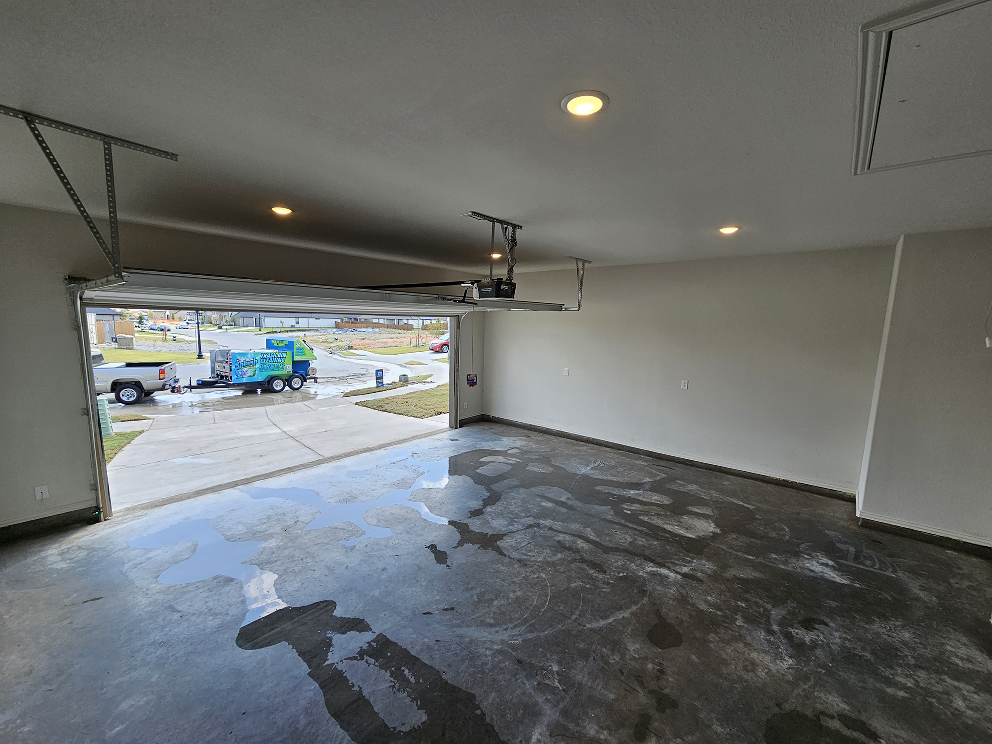 Splash Sanitation | Trash Bin Cleaning TX